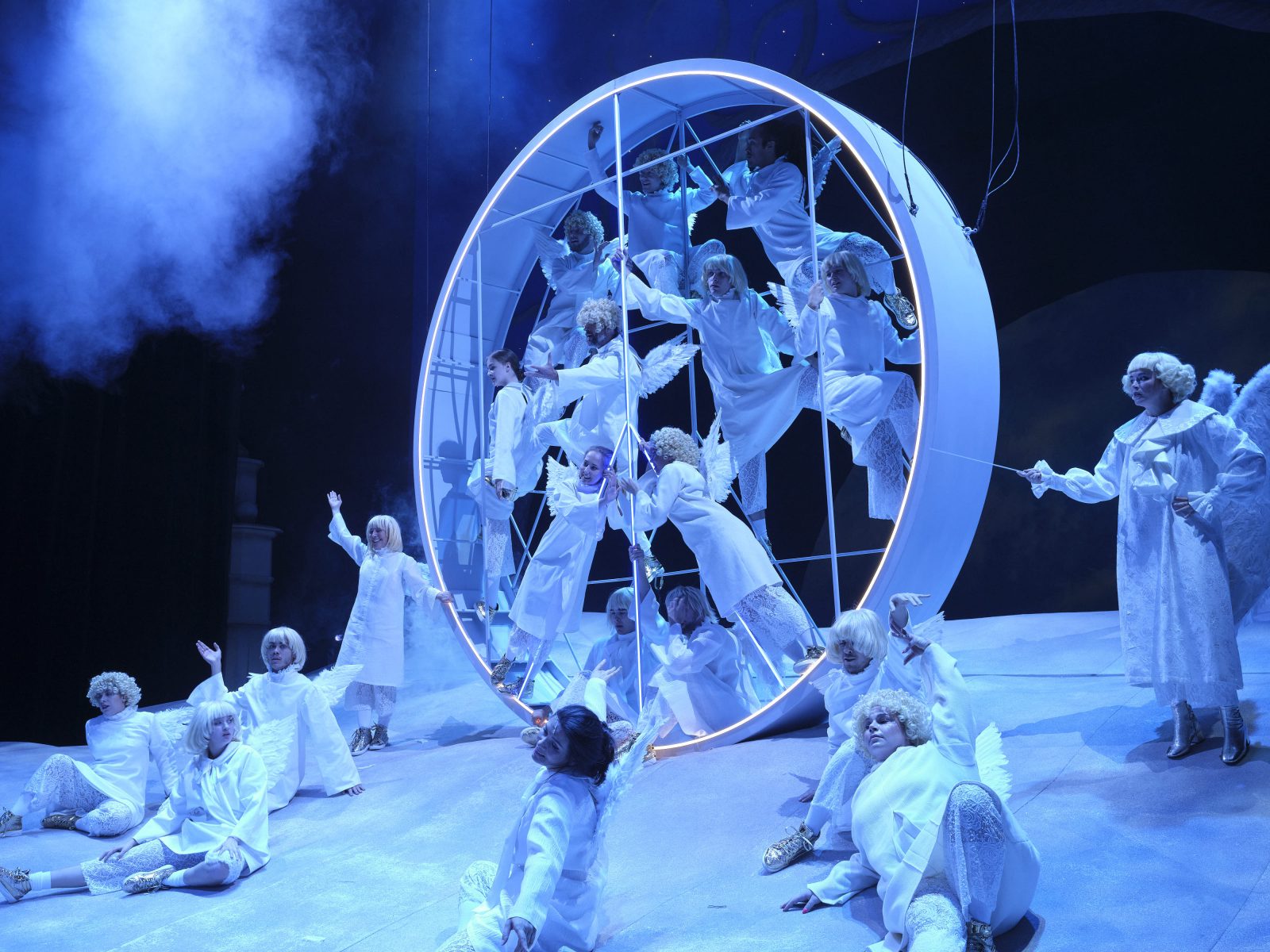 Anděl Páně - oficiální foto David Kraus | Galerie | Hudební divadlo Karlín